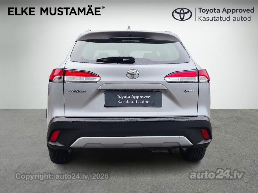 Pelēks Toyota Corolla Cross 2025 Tallina, ar dzinēja tilpumu 1.80 L un nobraukumu 17 tūkst. km par 29995 €, foto 5 vietnē AUTOMOTO.COM.LV