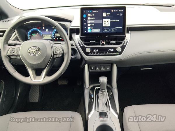 Серый Тойота Corolla Cross 2025 в Таллин, объемом двигателя 1.80 л и пробегом 17 тыс. км за 29995 €, фото 9 на AUTOMOTO.COM.LV