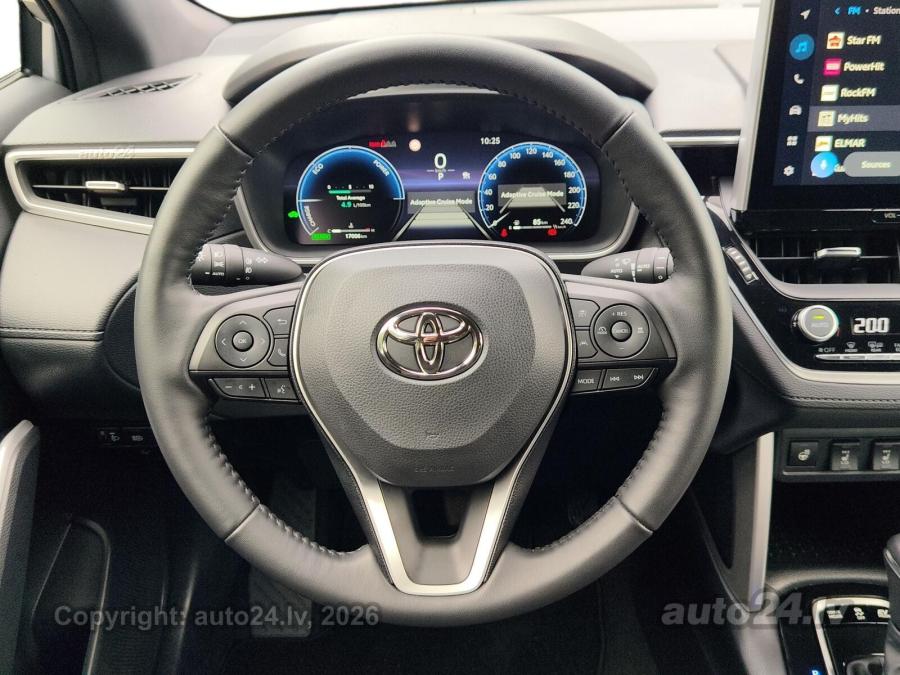 Pelēks Toyota Corolla Cross 2025 Tallina, ar dzinēja tilpumu 1.80 L un nobraukumu 17 tūkst. km par 29995 €, foto 13 vietnē AUTOMOTO.COM.LV