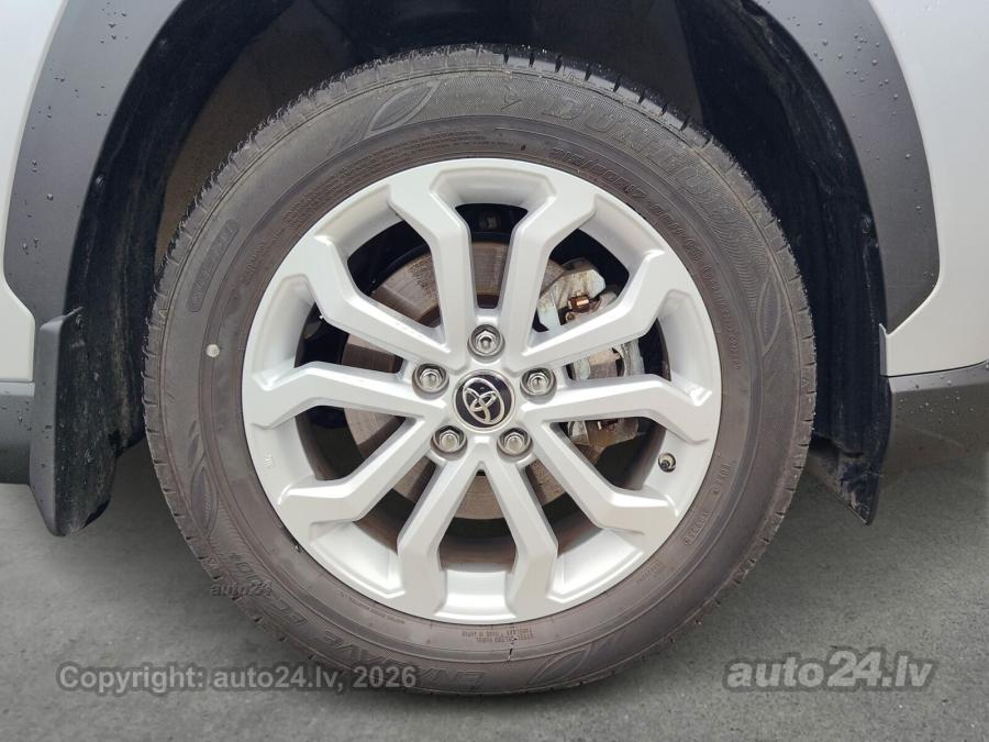 Pelēks Toyota Corolla Cross 2025 Tallina, ar dzinēja tilpumu 1.80 L un nobraukumu 17 tūkst. km par 29995 €, foto 16 vietnē AUTOMOTO.COM.LV
