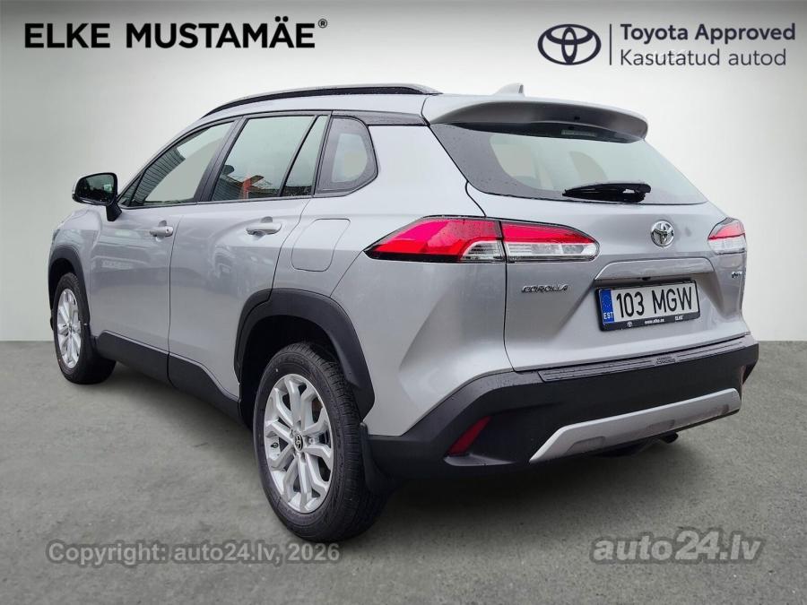 Pelēks Toyota Corolla Cross 2025 Tallina, ar dzinēja tilpumu 1.80 L un nobraukumu 17 tūkst. km par 29995 €, foto 18 vietnē AUTOMOTO.COM.LV