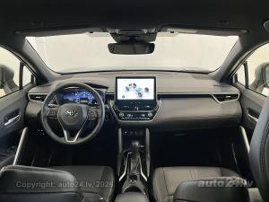 Серый Тойота Corolla Cross 2025 в Раквере, объемом двигателя 1.80 л и пробегом 23 тыс. км за 33490 €, фото 8 на AUTOMOTO.COM.LV