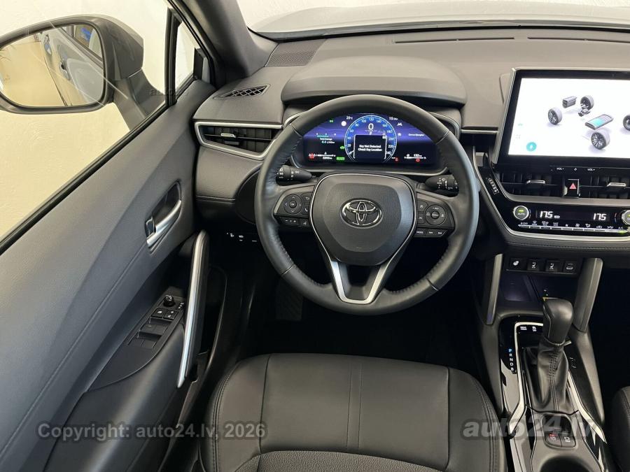 Серый Тойота Corolla Cross 2025 в Раквере, объемом двигателя 1.80 л и пробегом 23 тыс. км за 33490 €, фото 9 на AUTOMOTO.COM.LV
