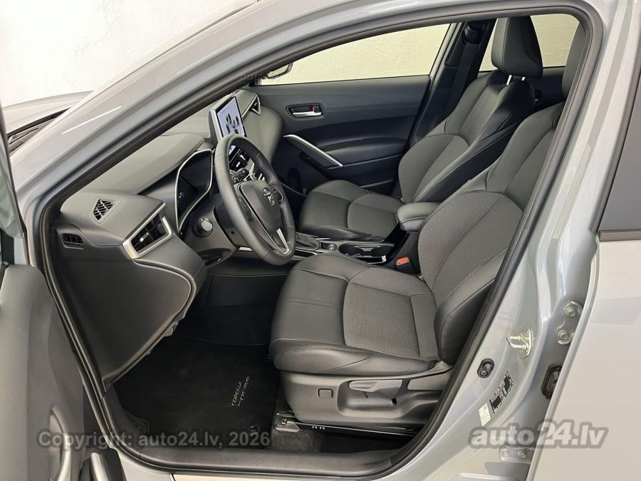 Серый Тойота Corolla Cross 2025 в Раквере, объемом двигателя 1.80 л и пробегом 23 тыс. км за 33490 €, фото 10 на AUTOMOTO.COM.LV