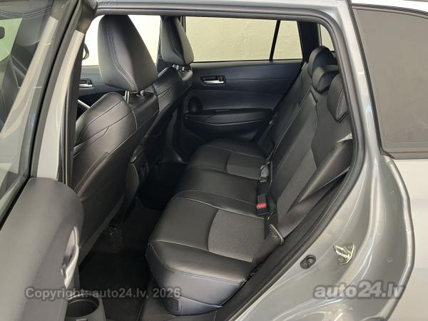 Pelēks Toyota Corolla Cross 2025 Rakvere, ar dzinēja tilpumu 1.80 L un nobraukumu 23 tūkst. km par 33490 €, foto 10 vietnē AUTOMOTO.COM.LV