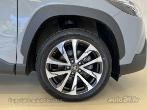Серый Тойота Corolla Cross 2025 в Раквере, объемом двигателя 1.80 л и пробегом 23 тыс. км за 33490 €, фото 16 на AUTOMOTO.COM.LV