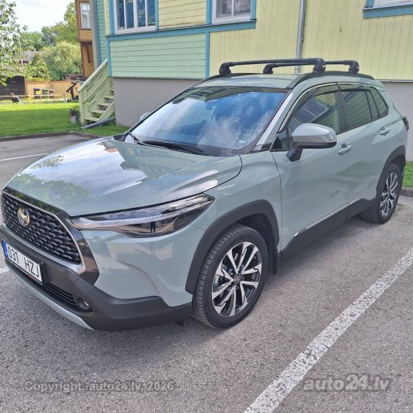 Тойота Corolla Cross 2024 в Таллин, объемом двигателя 1.80 л и пробегом 23 тыс. км за 30000 €, фото 1 на AUTOMOTO.COM.LV