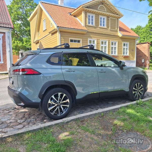 Тойота Corolla Cross 2024 в Таллин, объемом двигателя 1.80 л и пробегом 23 тыс. км за 30000 €, фото 3 на AUTOMOTO.COM.LV