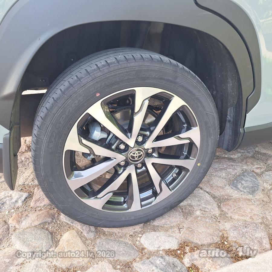 Toyota Corolla Cross 2024 Tallina, ar dzinēja tilpumu 1.80 L un nobraukumu 23 tūkst. km par 30000 €, foto 13 vietnē AUTOMOTO.COM.LV