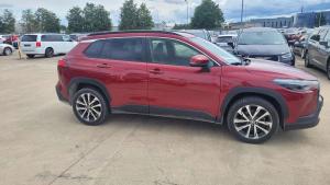 Sarkans Toyota Corolla Cross 2024 Šauļi, ar dzinēja tilpumu 1.99 L un nobraukumu 131 tūkst. km par 23900 €, foto 6 vietnē AUTOMOTO.COM.LV