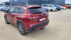 Sarkans Toyota Corolla Cross 2024 Šauļi, ar dzinēja tilpumu 1.99 L un nobraukumu 131 tūkst. km par 23900 €, foto 10 vietnē AUTOMOTO.COM.LV