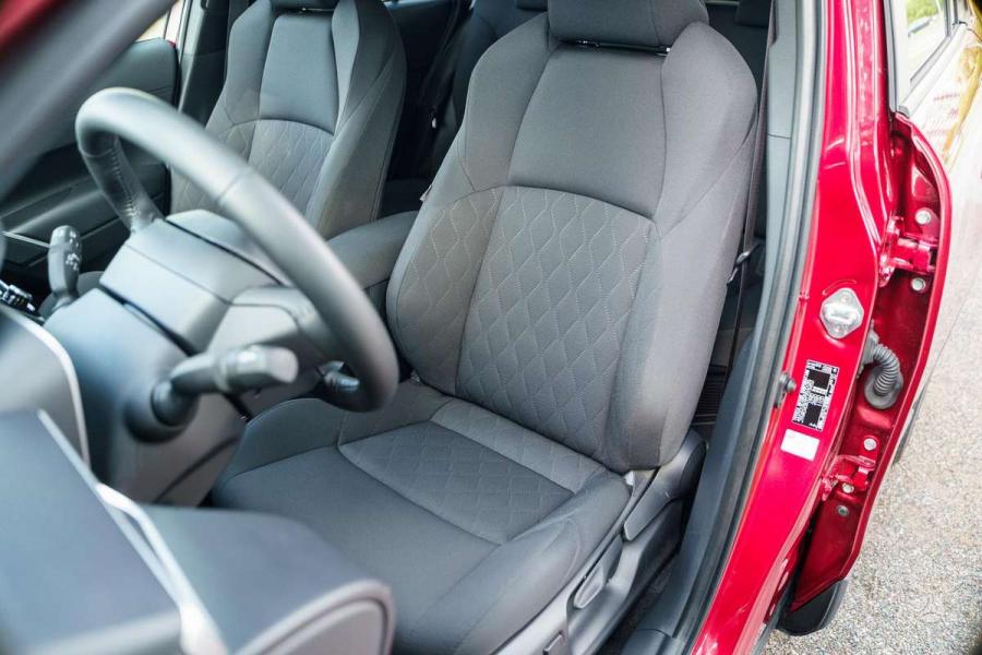 Красный Тойота Corolla Cross 2024 в Вильнюс, объемом двигателя 1.80 л и пробегом 2 тыс. км за 26500 €, фото 21 на AUTOMOTO.COM.LV