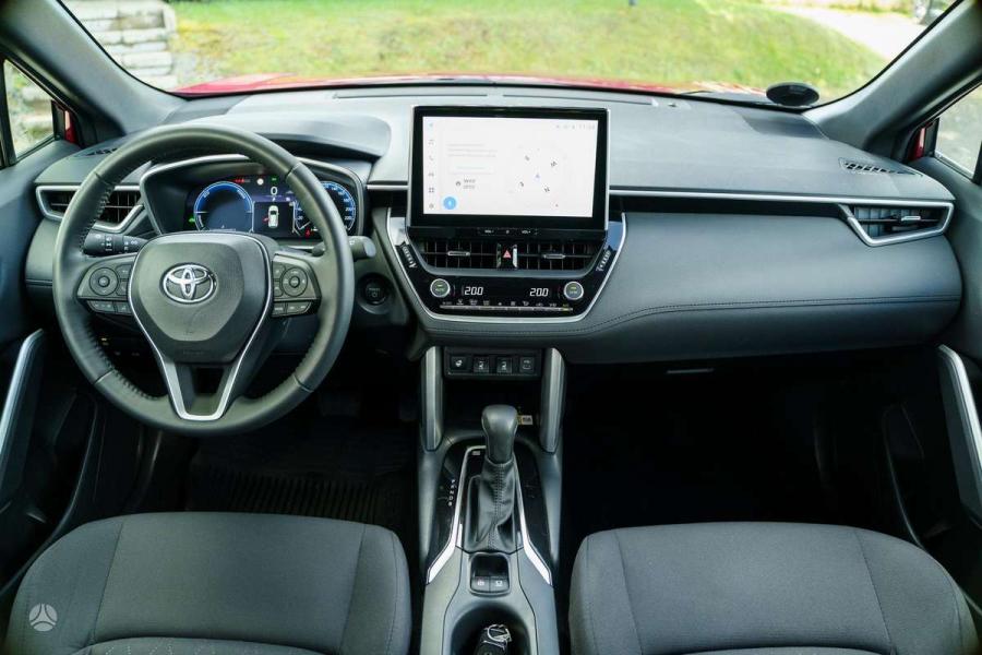 Красный Тойота Corolla Cross 2024 в Вильнюс, объемом двигателя 1.80 л и пробегом 2 тыс. км за 26500 €, фото 26 на AUTOMOTO.COM.LV