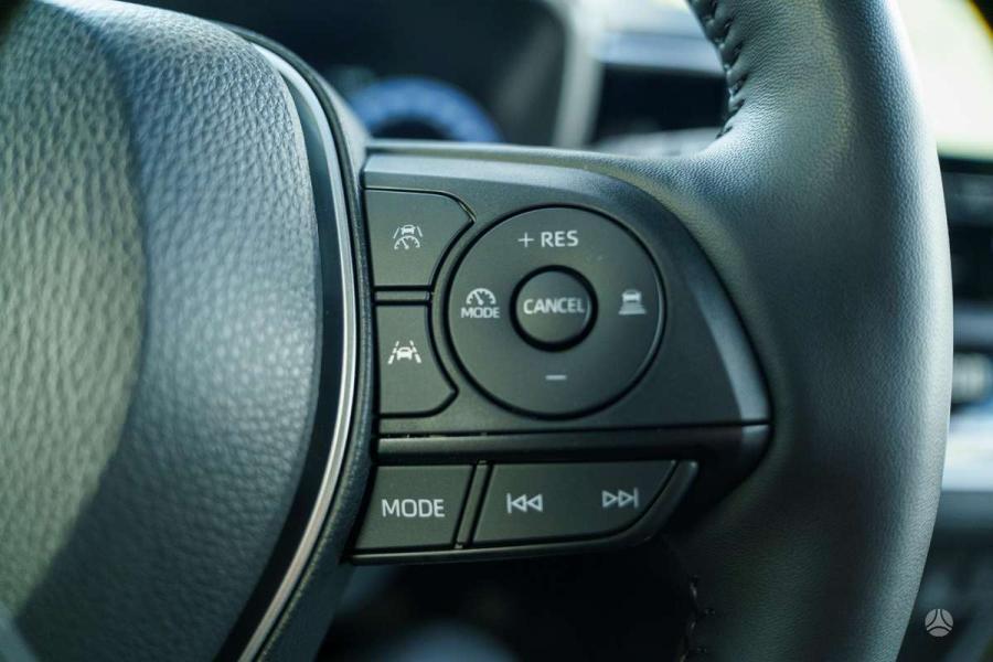 Красный Тойота Corolla Cross 2024 в Вильнюс, объемом двигателя 1.80 л и пробегом 2 тыс. км за 26500 €, фото 28 на AUTOMOTO.COM.LV