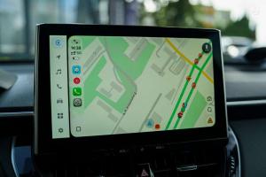 Красный Тойота Corolla Cross 2024 в Вильнюс, объемом двигателя 1.80 л и пробегом 2 тыс. км за 26500 €, фото 36 на AUTOMOTO.COM.LV