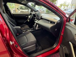 Red Toyota Corolla Cross 2023 in Siauliai, with an engine capacity of 2.00 L and mileage of 132 thousand km for 24900 €, photo 13 on AUTOMOTO.COM.LV