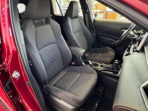 Red Toyota Corolla Cross 2023 in Siauliai, with an engine capacity of 2.00 L and mileage of 132 thousand km for 24900 €, photo 14 on AUTOMOTO.COM.LV