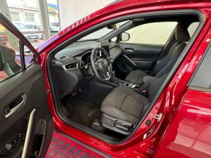 Red Toyota Corolla Cross 2023 in Siauliai, with an engine capacity of 2.00 L and mileage of 132 thousand km for 24900 €, photo 15 on AUTOMOTO.COM.LV