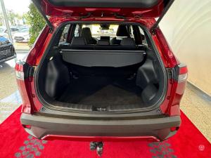 Red Toyota Corolla Cross 2023 in Siauliai, with an engine capacity of 2.00 L and mileage of 132 thousand km for 24900 €, photo 18 on AUTOMOTO.COM.LV