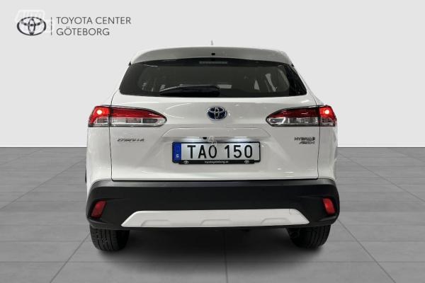 White Toyota Corolla Cross 2022 in Kaunas, with an engine capacity of 0.00 L and mileage of 45 thousand km for 36186 €, photo 7 on AUTOMOTO.COM.LV