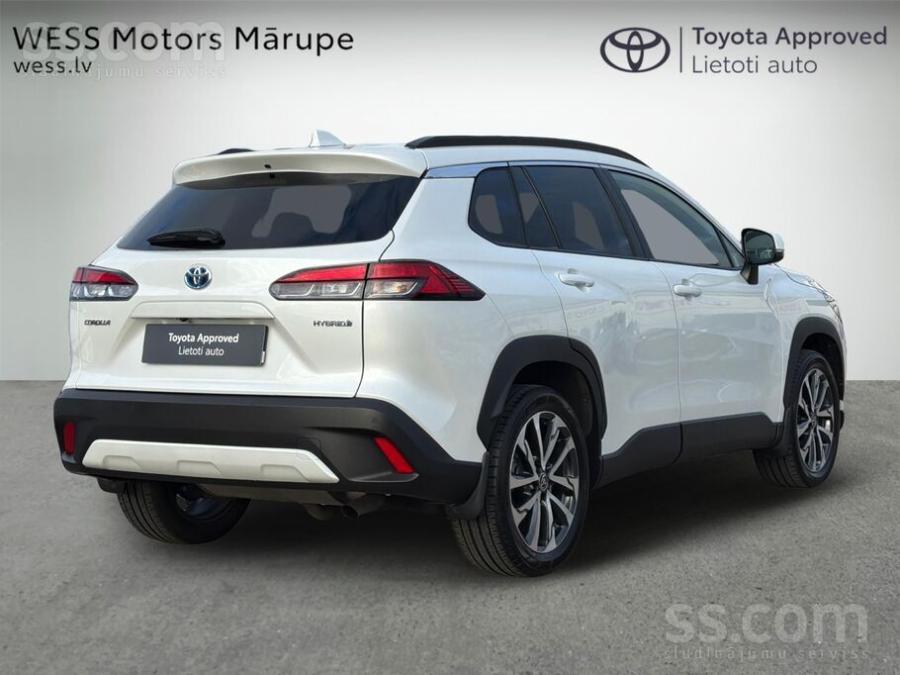 Balts Toyota Corolla Cross 2022 Rīga, ar dzinēja tilpumu 2.00 L un nobraukumu 26 tūkst. km par 30990 €, foto 3 vietnē AUTOMOTO.COM.LV