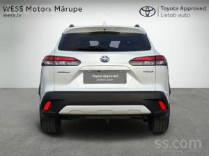Balts Toyota Corolla Cross 2022 Rīga, ar dzinēja tilpumu 2.00 L un nobraukumu 26 tūkst. km par 30990 €, foto 5 vietnē AUTOMOTO.COM.LV