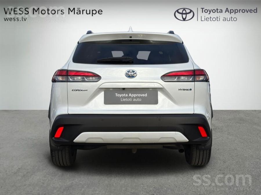 Balts Toyota Corolla Cross 2022 Rīga, ar dzinēja tilpumu 2.00 L un nobraukumu 26 tūkst. km par 30990 €, foto 5 vietnē AUTOMOTO.COM.LV