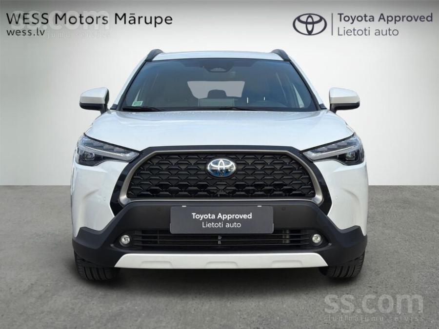 Balts Toyota Corolla Cross 2022 Rīga, ar dzinēja tilpumu 2.00 L un nobraukumu 26 tūkst. km par 30990 €, foto 6 vietnē AUTOMOTO.COM.LV