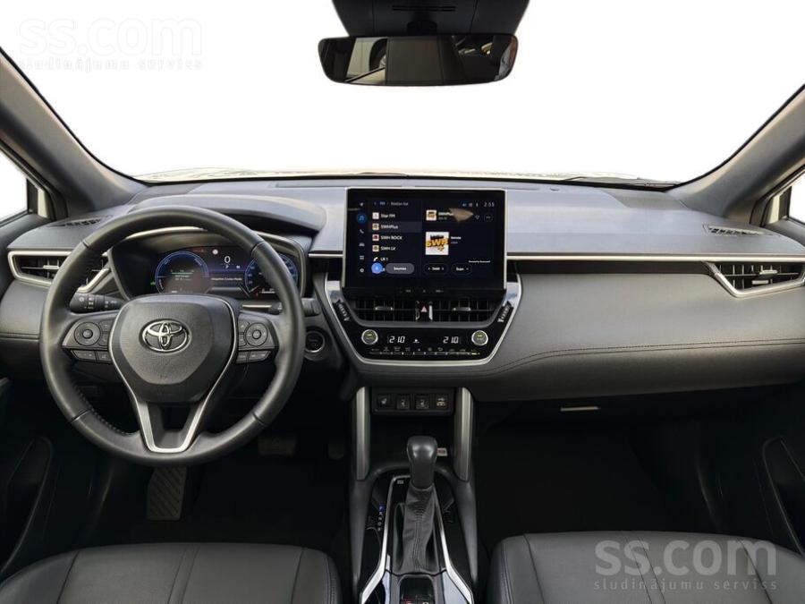 Balts Toyota Corolla Cross 2022 Rīga, ar dzinēja tilpumu 2.00 L un nobraukumu 26 tūkst. km par 30990 €, foto 9 vietnē AUTOMOTO.COM.LV