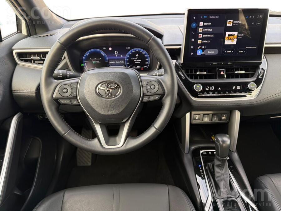 Balts Toyota Corolla Cross 2022 Rīga, ar dzinēja tilpumu 2.00 L un nobraukumu 26 tūkst. km par 30990 €, foto 10 vietnē AUTOMOTO.COM.LV