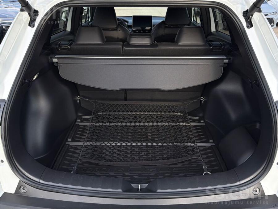 Balts Toyota Corolla Cross 2022 Rīga, ar dzinēja tilpumu 2.00 L un nobraukumu 26 tūkst. km par 30990 €, foto 11 vietnē AUTOMOTO.COM.LV