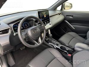 Balts Toyota Corolla Cross 2022 Rīga, ar dzinēja tilpumu 2.00 L un nobraukumu 26 tūkst. km par 30990 €, foto 12 vietnē AUTOMOTO.COM.LV