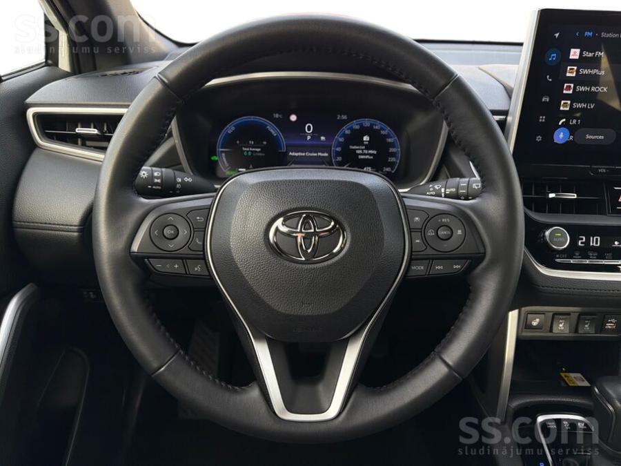 Balts Toyota Corolla Cross 2022 Rīga, ar dzinēja tilpumu 2.00 L un nobraukumu 26 tūkst. km par 30990 €, foto 13 vietnē AUTOMOTO.COM.LV
