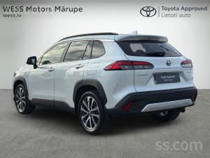 Balts Toyota Corolla Cross 2022 Rīga, ar dzinēja tilpumu 2.00 L un nobraukumu 26 tūkst. km par 30990 €, foto 18 vietnē AUTOMOTO.COM.LV
