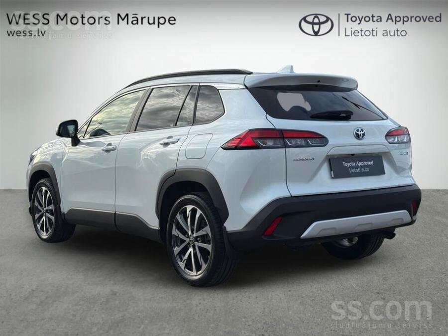 Balts Toyota Corolla Cross 2022 Rīga, ar dzinēja tilpumu 2.00 L un nobraukumu 26 tūkst. km par 30990 €, foto 18 vietnē AUTOMOTO.COM.LV
