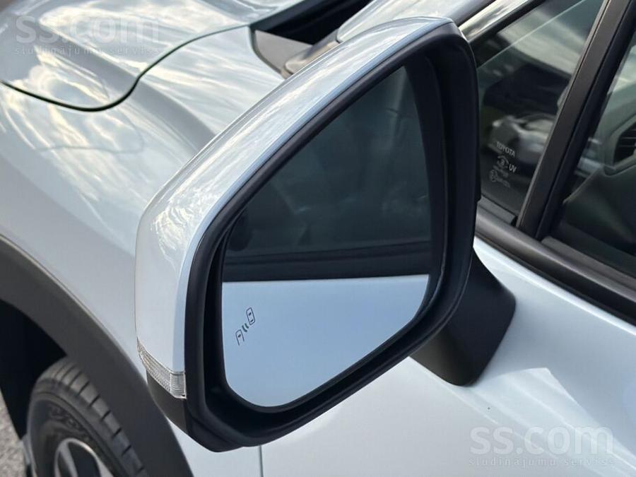 Balts Toyota Corolla Cross 2022 Rīga, ar dzinēja tilpumu 2.00 L un nobraukumu 26 tūkst. km par 30990 €, foto 32 vietnē AUTOMOTO.COM.LV