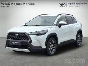 Белый Тойота Corolla Cross 2023 в Рига, объемом двигателя 2.00 л и пробегом 59 тыс. км за 29990 €, фото  на AUTOMOTO.COM.LV