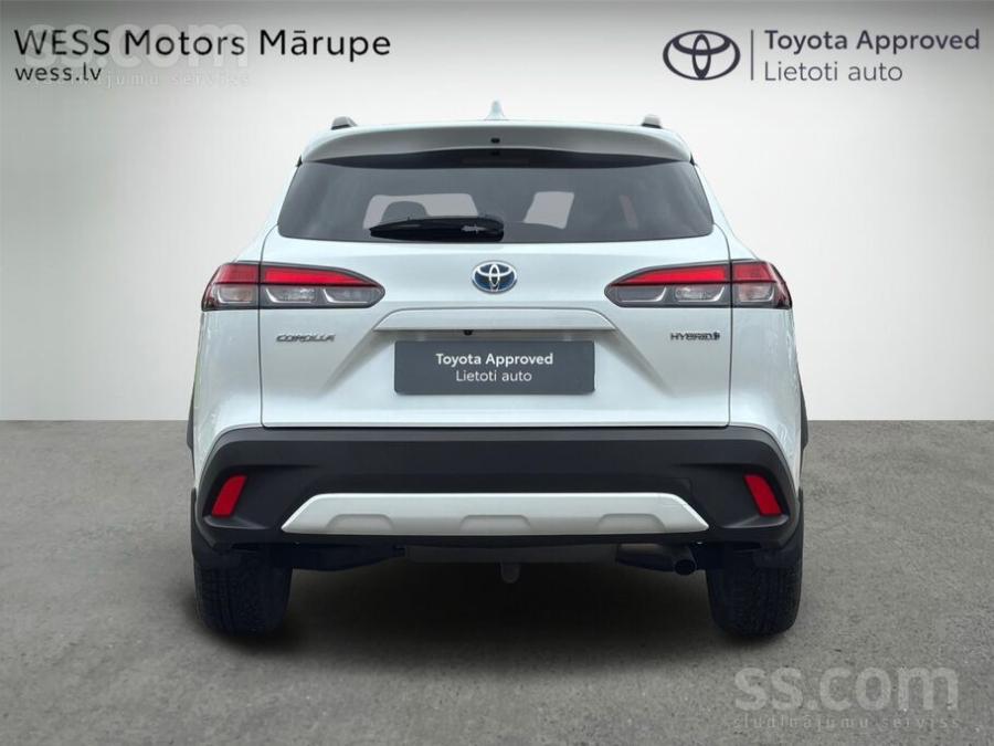Белый Тойота Corolla Cross 2023 в Рига, объемом двигателя 2.00 л и пробегом 59 тыс. км за 29990 €, фото 5 на AUTOMOTO.COM.LV