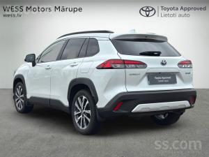 Белый Тойота Corolla Cross 2023 в Рига, объемом двигателя 2.00 л и пробегом 59 тыс. км за 29990 €, фото 18 на AUTOMOTO.COM.LV