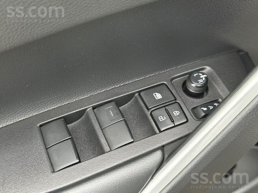 Белый Тойота Corolla Cross 2023 в Рига, объемом двигателя 2.00 л и пробегом 59 тыс. км за 29990 €, фото 26 на AUTOMOTO.COM.LV