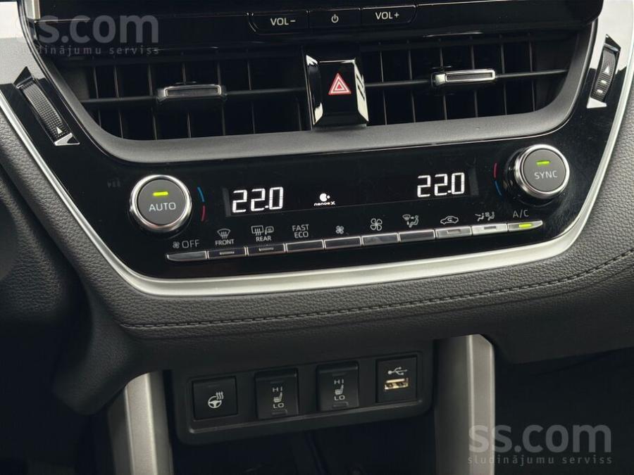 Белый Тойота Corolla Cross 2023 в Рига, объемом двигателя 2.00 л и пробегом 59 тыс. км за 29990 €, фото 28 на AUTOMOTO.COM.LV