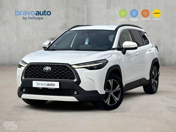 Balts Toyota Corolla Cross 2023 Kauņa, ar dzinēja tilpumu 2.00 L un nobraukumu 150 tūkst. km par 27271 €, foto  vietnē AUTOMOTO.COM.LV