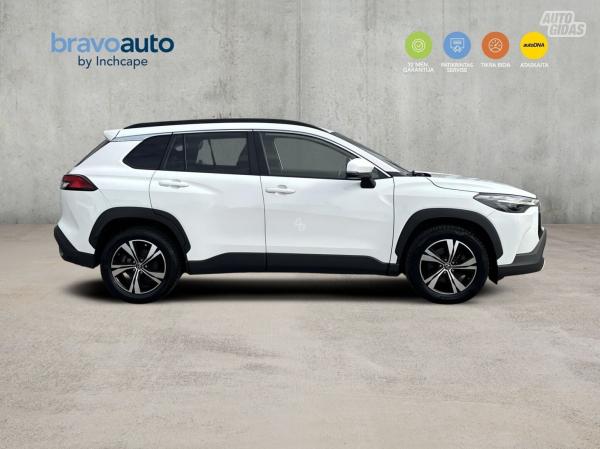 Balts Toyota Corolla Cross 2023 Kauņa, ar dzinēja tilpumu 2.00 L un nobraukumu 150 tūkst. km par 27271 €, foto 6 vietnē AUTOMOTO.COM.LV