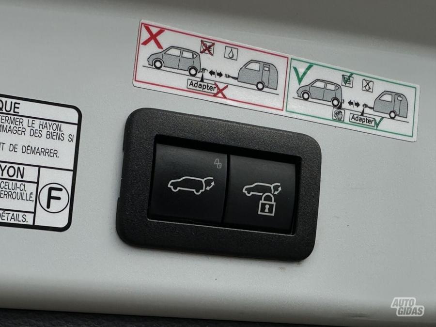 White Toyota Corolla Cross 2023 in Kaunas, with an engine capacity of 2.00 L and mileage of 150 thousand km for 27271 €, photo 14 on AUTOMOTO.COM.LV