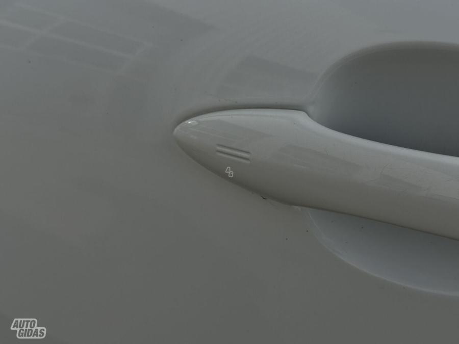 White Toyota Corolla Cross 2023 in Kaunas, with an engine capacity of 2.00 L and mileage of 150 thousand km for 27271 €, photo 35 on AUTOMOTO.COM.LV