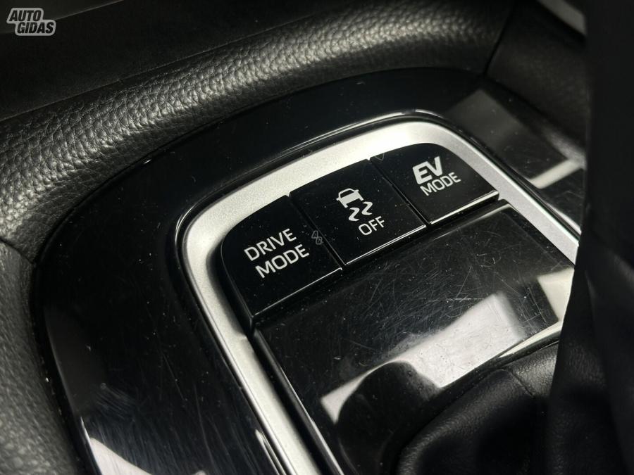 White Toyota Corolla Cross 2023 in Kaunas, with an engine capacity of 2.00 L and mileage of 111 thousand km for 28271 €, photo 34 on AUTOMOTO.COM.LV
