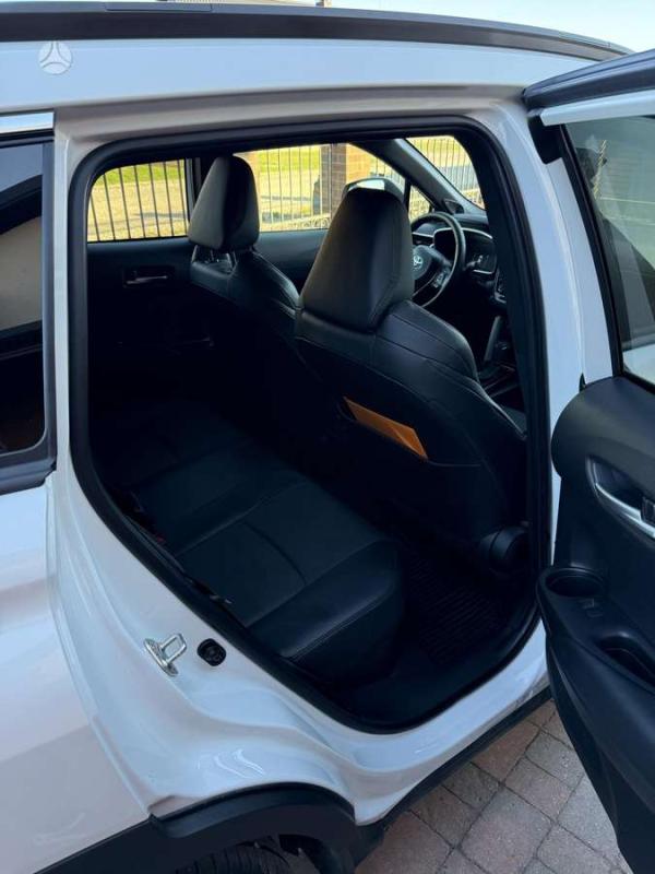 Balts Toyota Corolla Cross 2023 Šauļi, ar dzinēja tilpumu 1.99 L un nobraukumu 50 tūkst. km par 33700 €, foto 7 vietnē AUTOMOTO.COM.LV