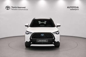 White Toyota Corolla Cross 2023 in Kaunas, with an engine capacity of 1.99 L and mileage of 55 thousand km for 30900 €, photo 6 on AUTOMOTO.COM.LV