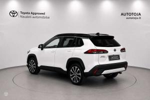 White Toyota Corolla Cross 2023 in Kaunas, with an engine capacity of 1.99 L and mileage of 55 thousand km for 30900 €, photo 18 on AUTOMOTO.COM.LV