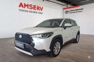 Balts Toyota Corolla Cross 2023 Viļņa, ar dzinēja tilpumu 1.80 L un nobraukumu 124 tūkst. km par 25500 €, foto  vietnē AUTOMOTO.COM.LV